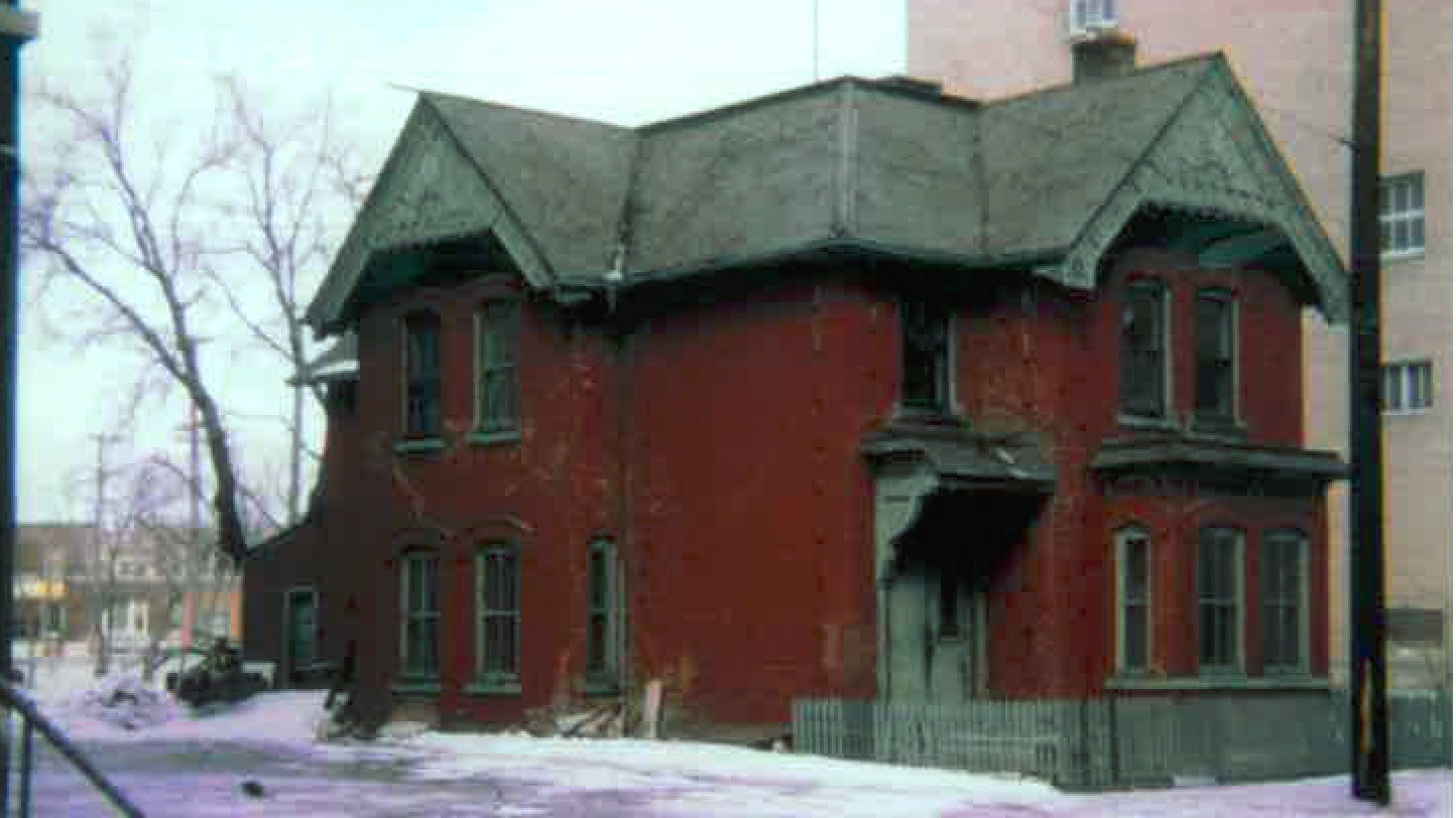 Heritage WinnipegThe Little House on Adelaide: The Story of the Kelly ...